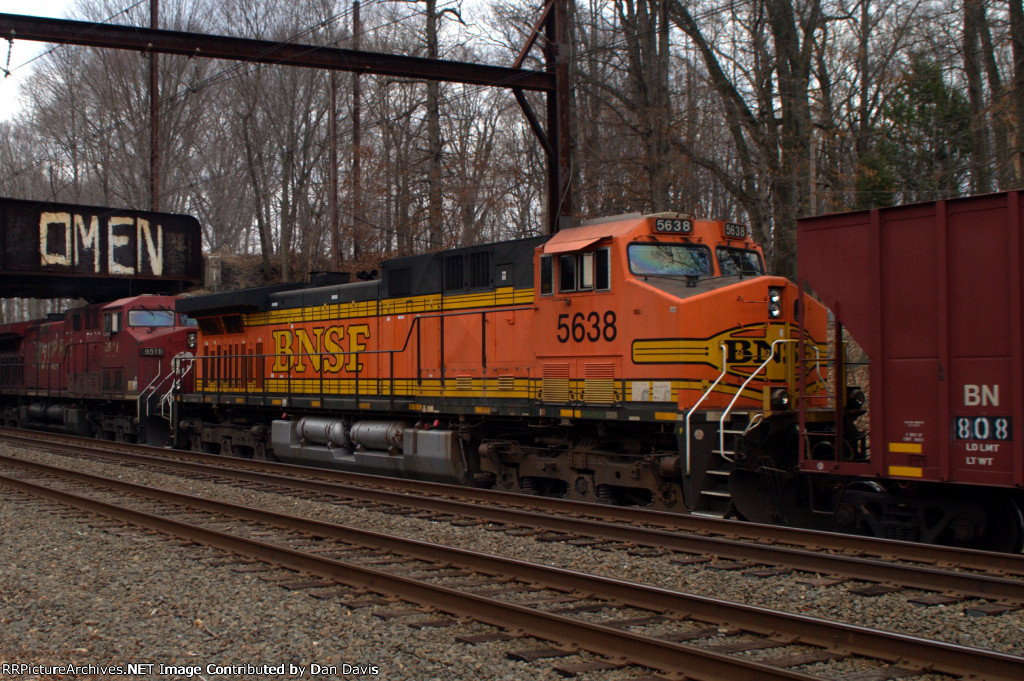 BNSF AC44CW 5638 trails on K043-23